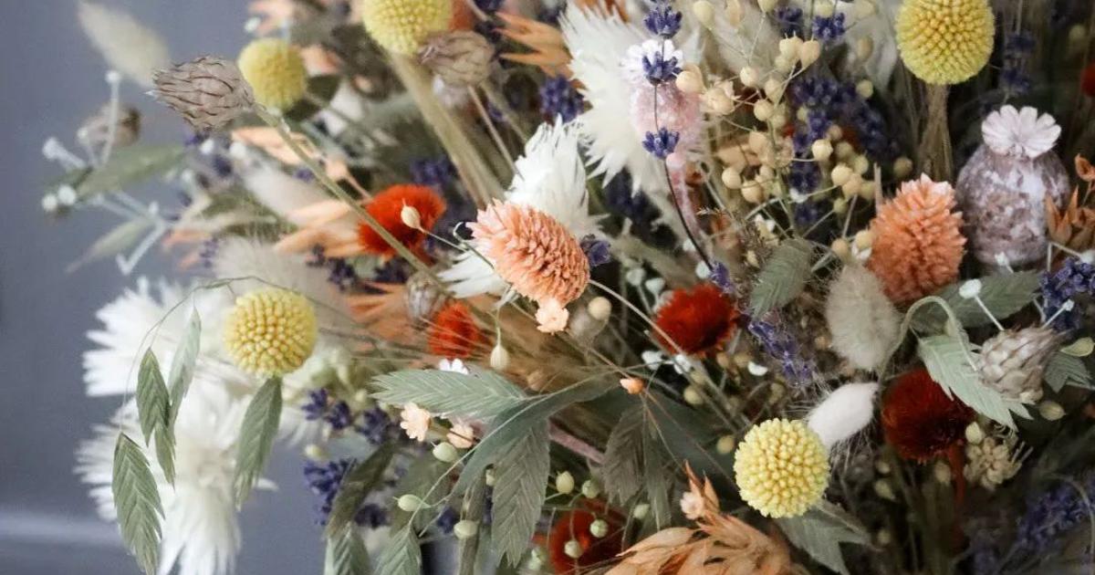 Suho cvijeće je baš chic, a osim što dobro izgleda trajni je ukras za ...